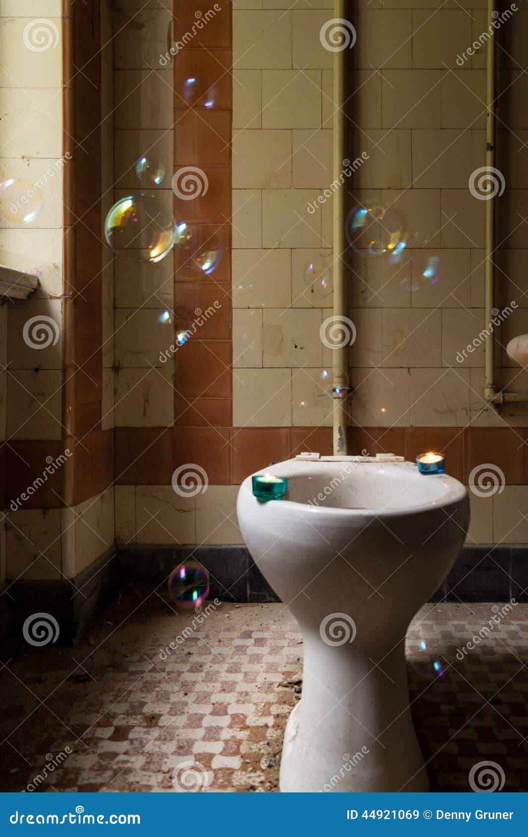 Bubble toilet stock image. Image of decor, empty, tiles - 44921069