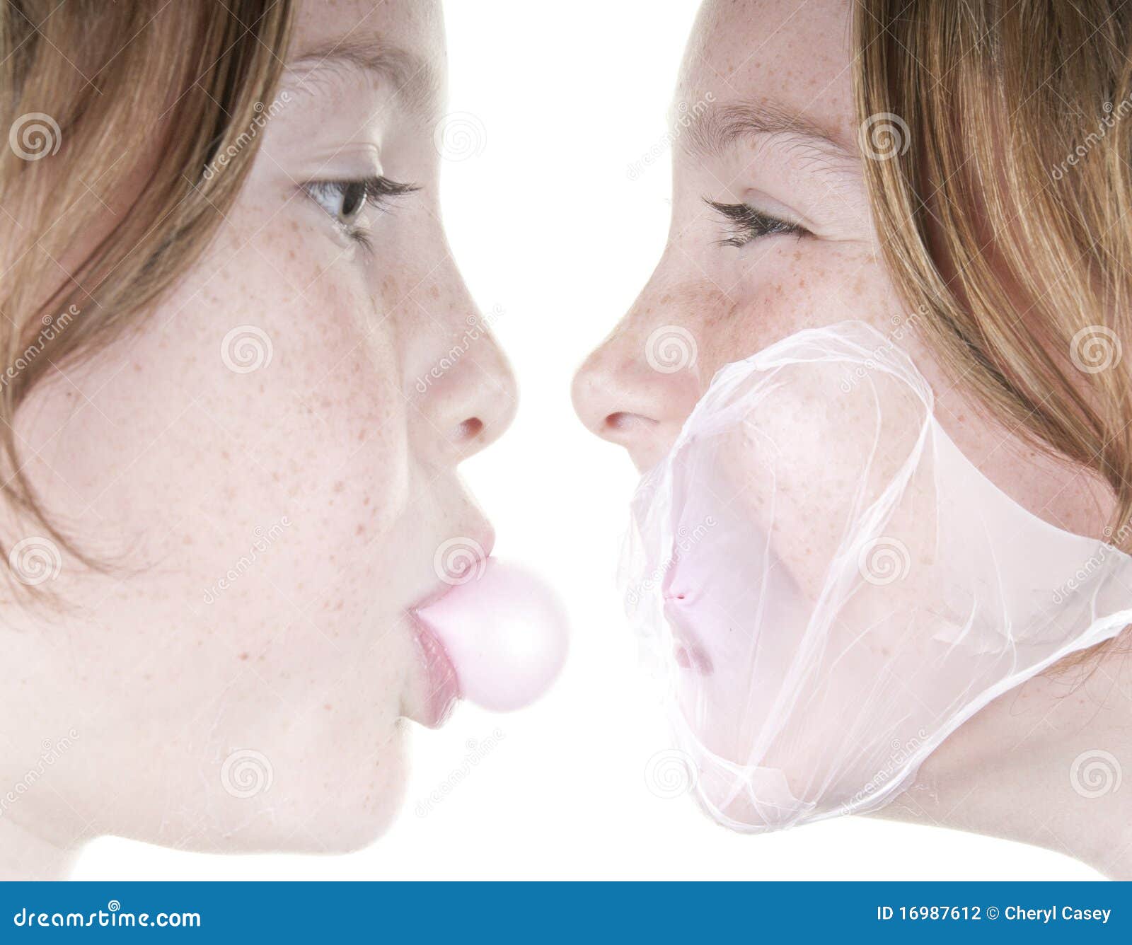 Bubblegum Hecho Estallar En Cara Foto de archivo - Imagen de cabrito ...