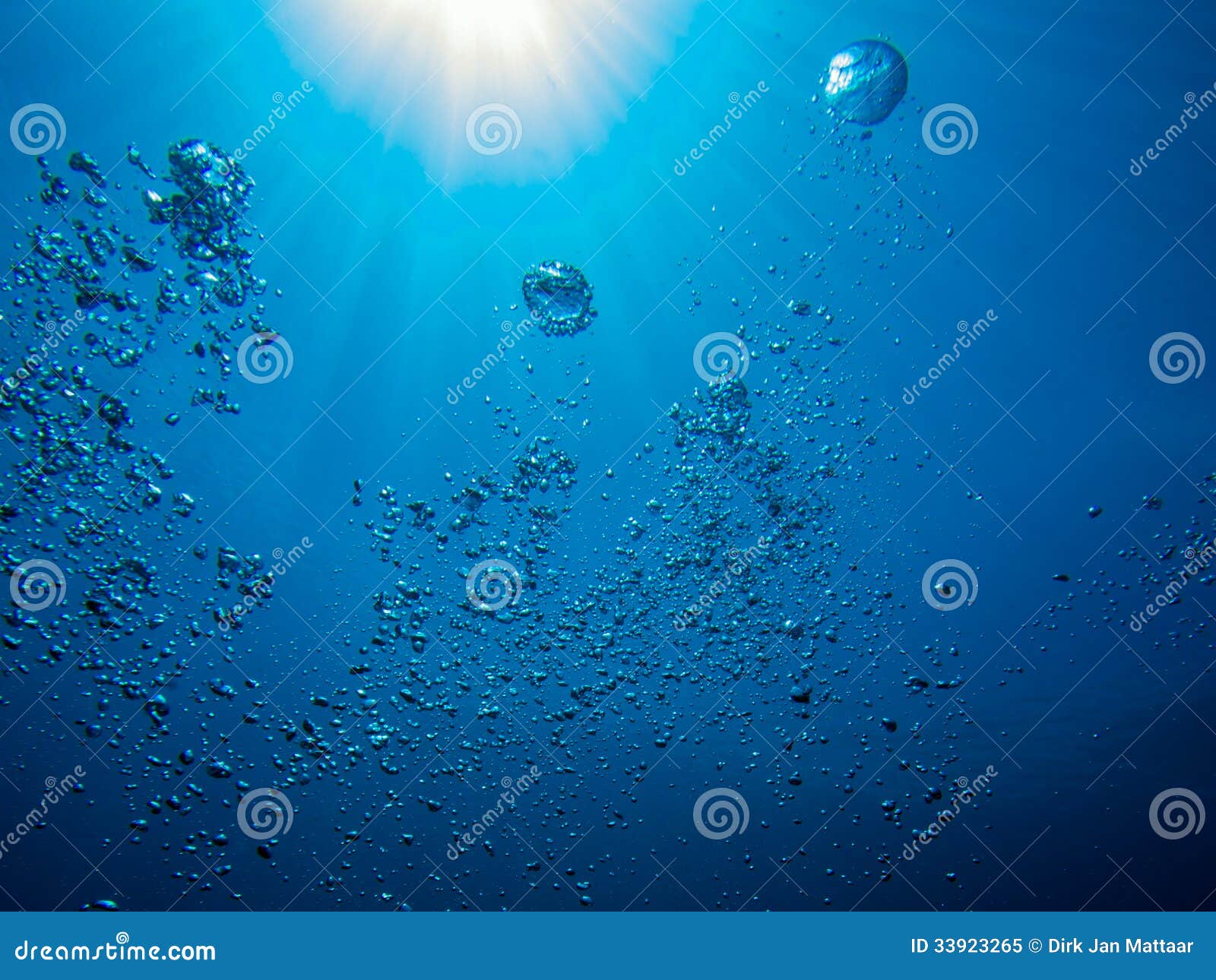 Bubbles from a scuba diver stock image. Image of water - 33923265