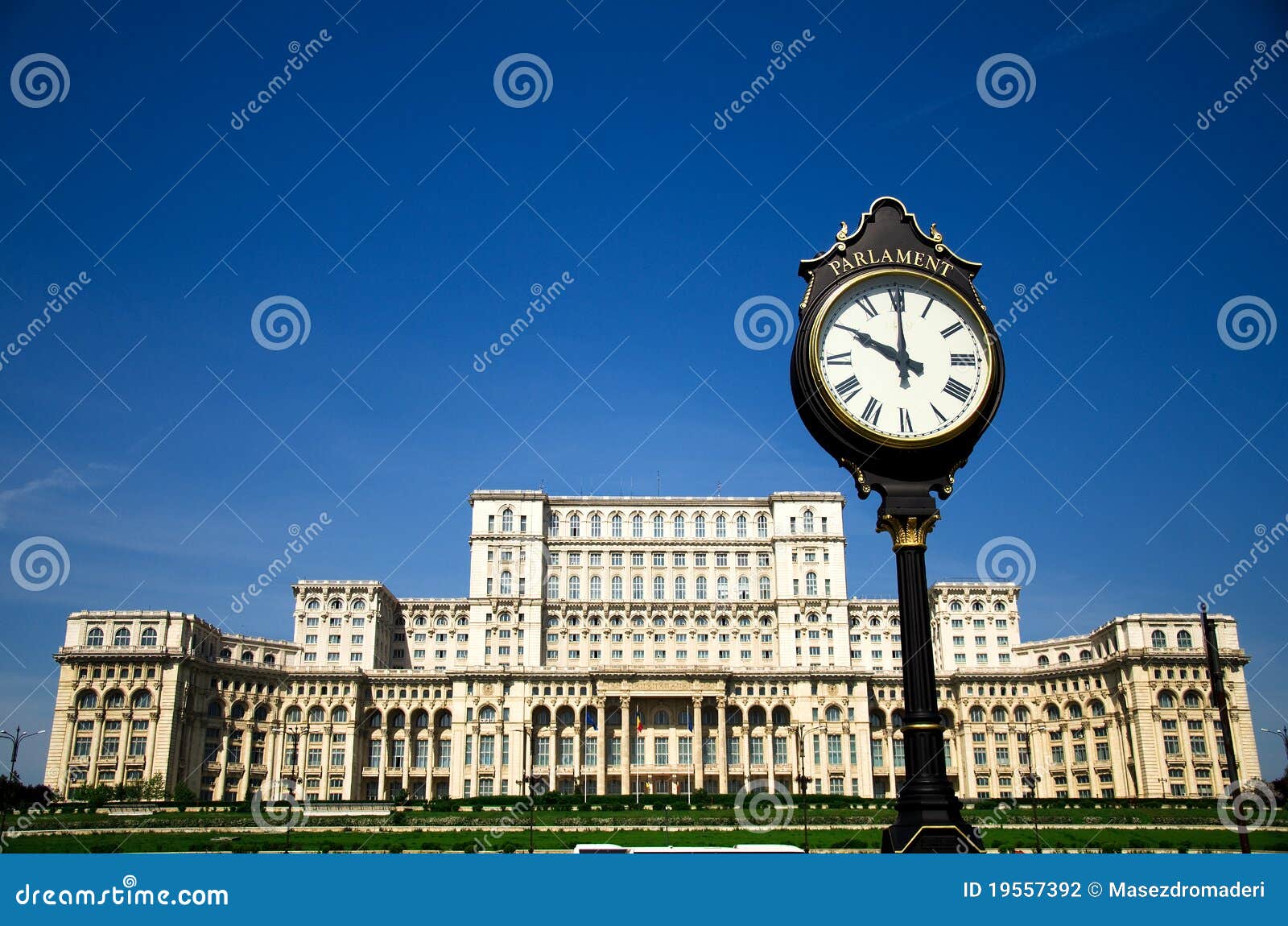 Bucarest - Palacio Del Parlamento Foto de archivo - Imagen de ceausescu ...