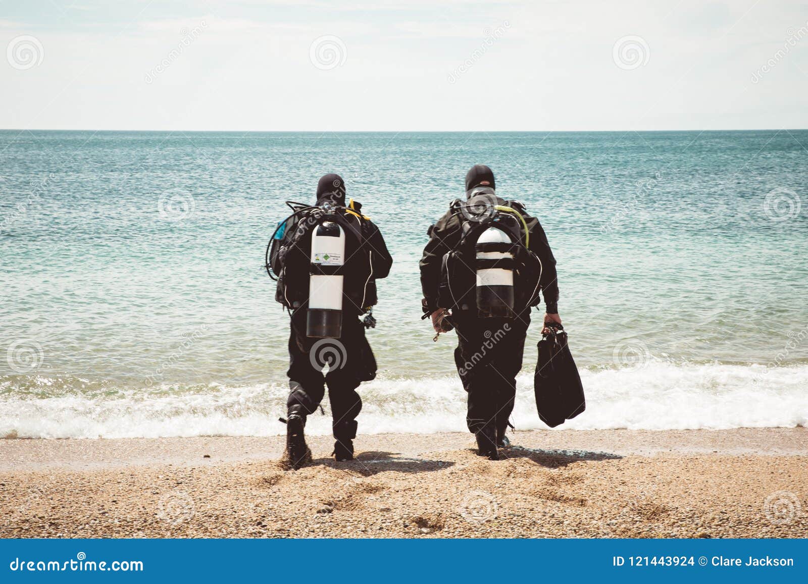 Buceadores Del Mar Profundo En Tierra Imagen de archivo editorial ...