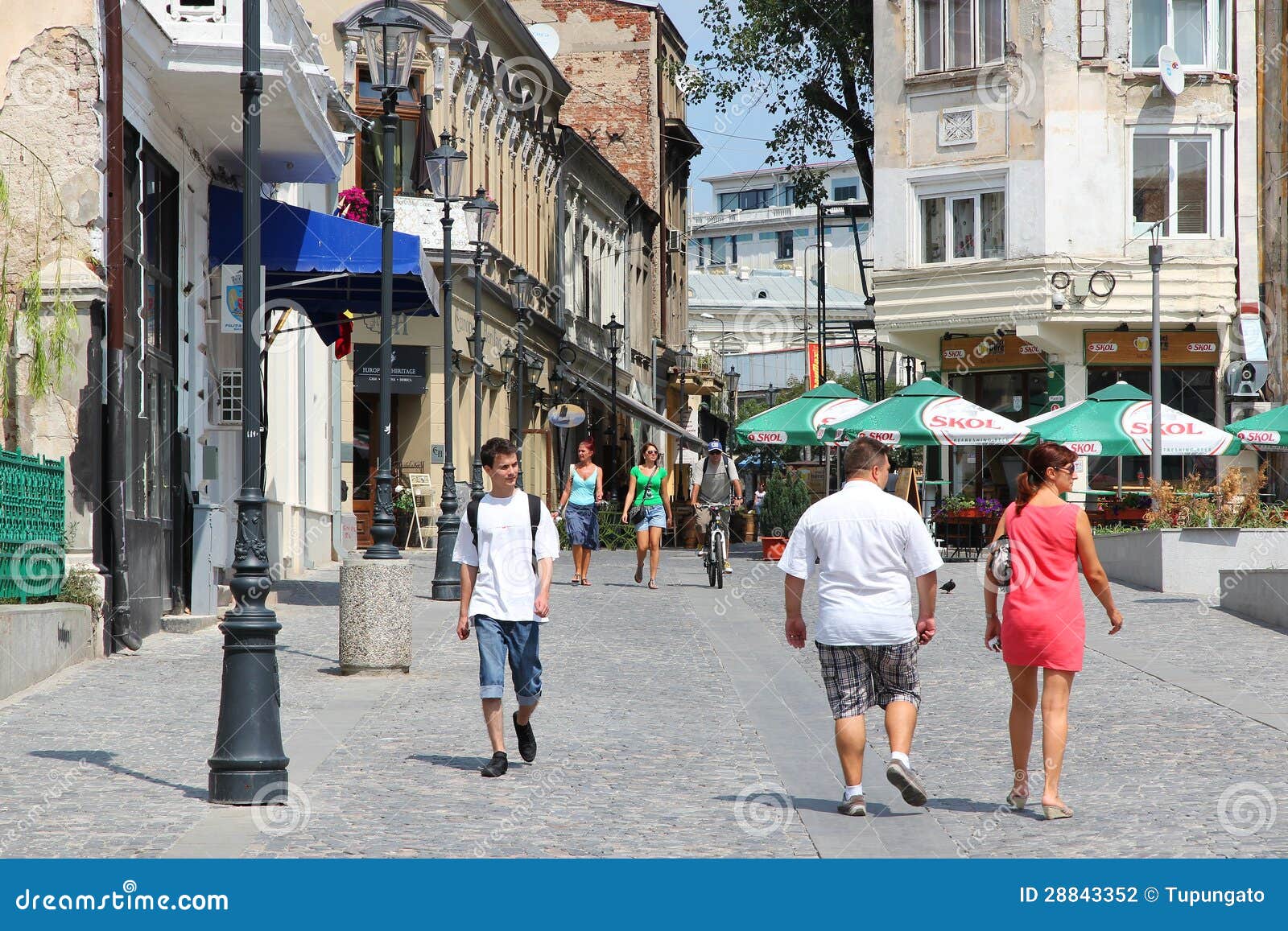 Bucharest editorial photography. Image of walking, street - 28843352