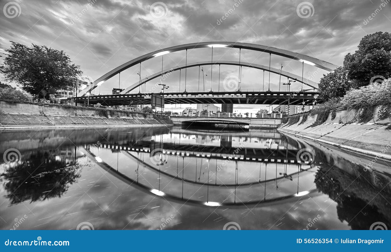 Bucharest Basarab Grozavesti Overpass Stock Photo - Image of archway ...