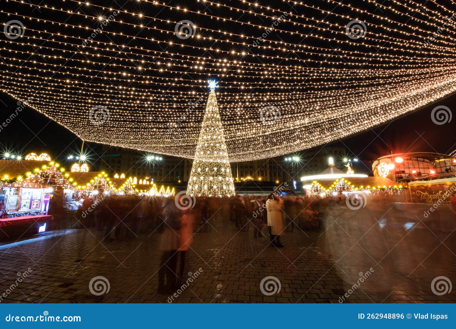 Bucharest Christmas Market at Night Editorial Photo - Image of nature ...
