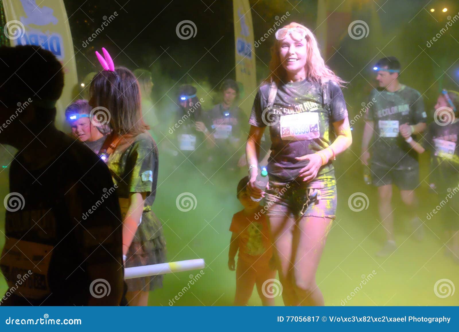 Bucharest Color Run Night editorial photography. Image of sister - 77056817