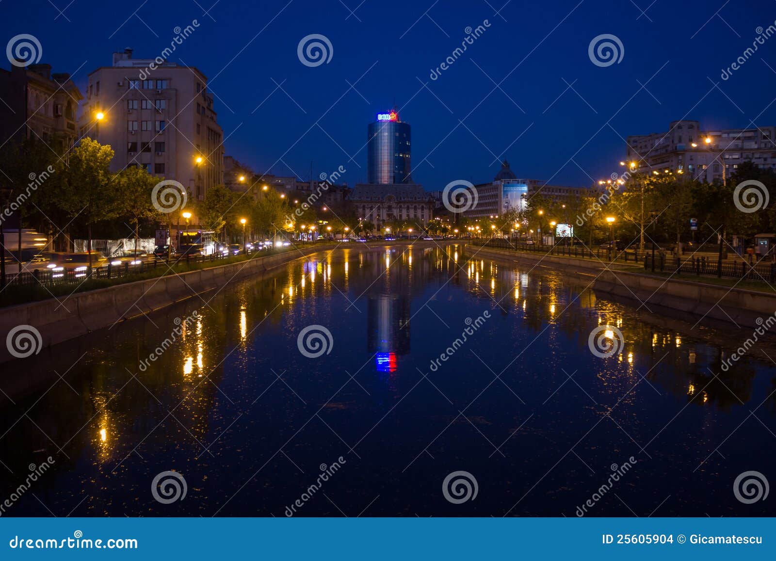 Bucharest by night editorial stock image. Image of reflection - 25605904