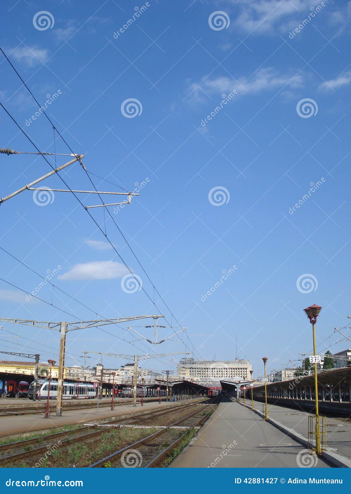 Bucharest North Railway Station Editorial Photography - Image of ...