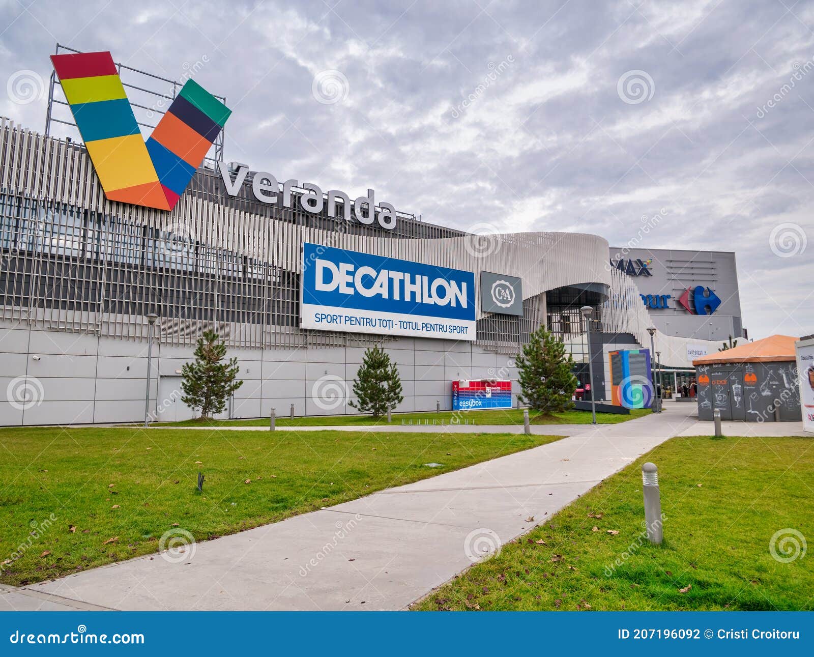 Veranda Mall Shopping Center Facade in Bucharest Editorial Photography ...