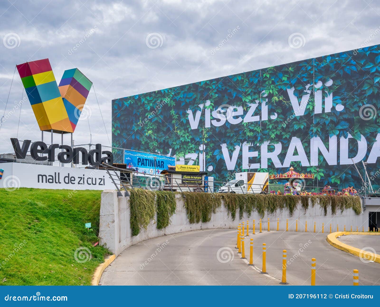 Veranda Mall Shopping Center Facade in Bucharest Editorial Photography ...