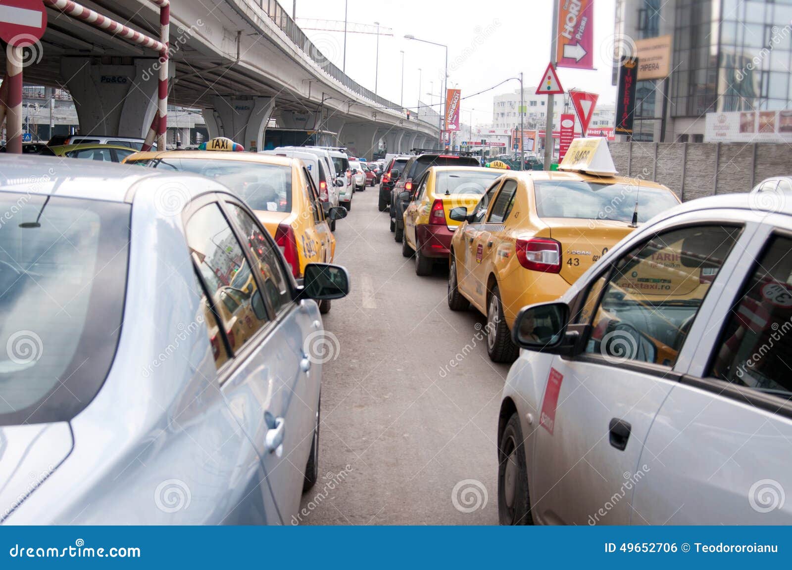 Bucharest traffic editorial photo. Image of parked, cars - 49652706