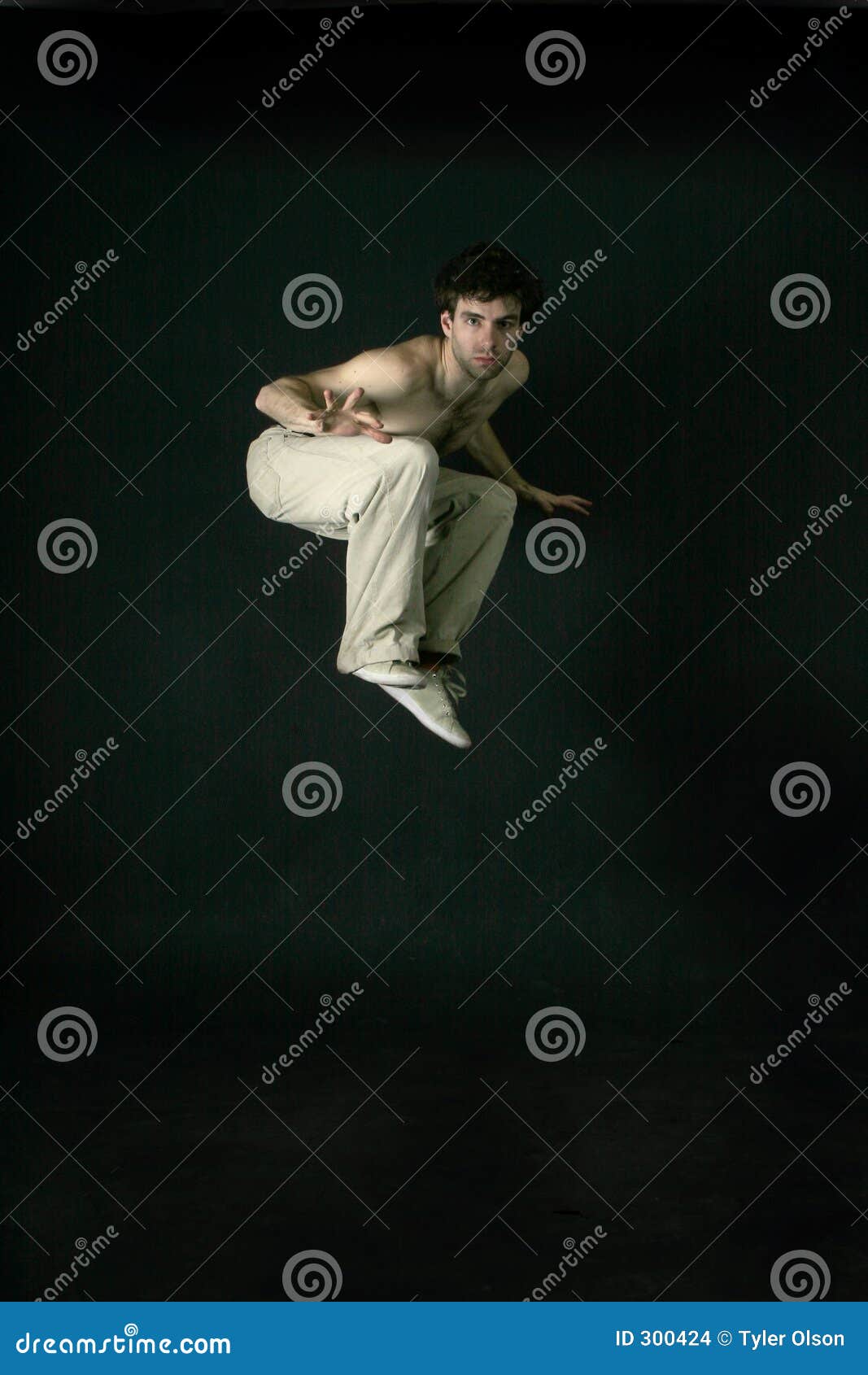 Buck jumping zdjęcie stock. Obraz złożonej z czupiradło - 300424