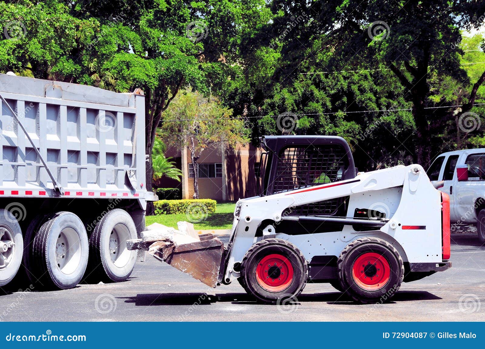 Bucket Loader Loading Truck Stock Image - Image of machine, equipment ...