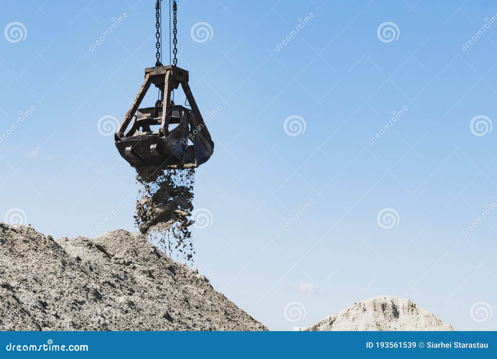 Bucket of the River Crane during Operation Stock Image - Image of barge ...