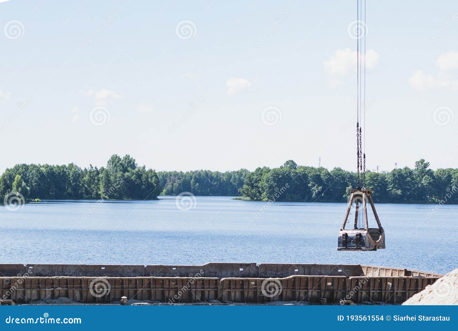 Bucket of the River Crane during Operation Stock Photo - Image of boat ...