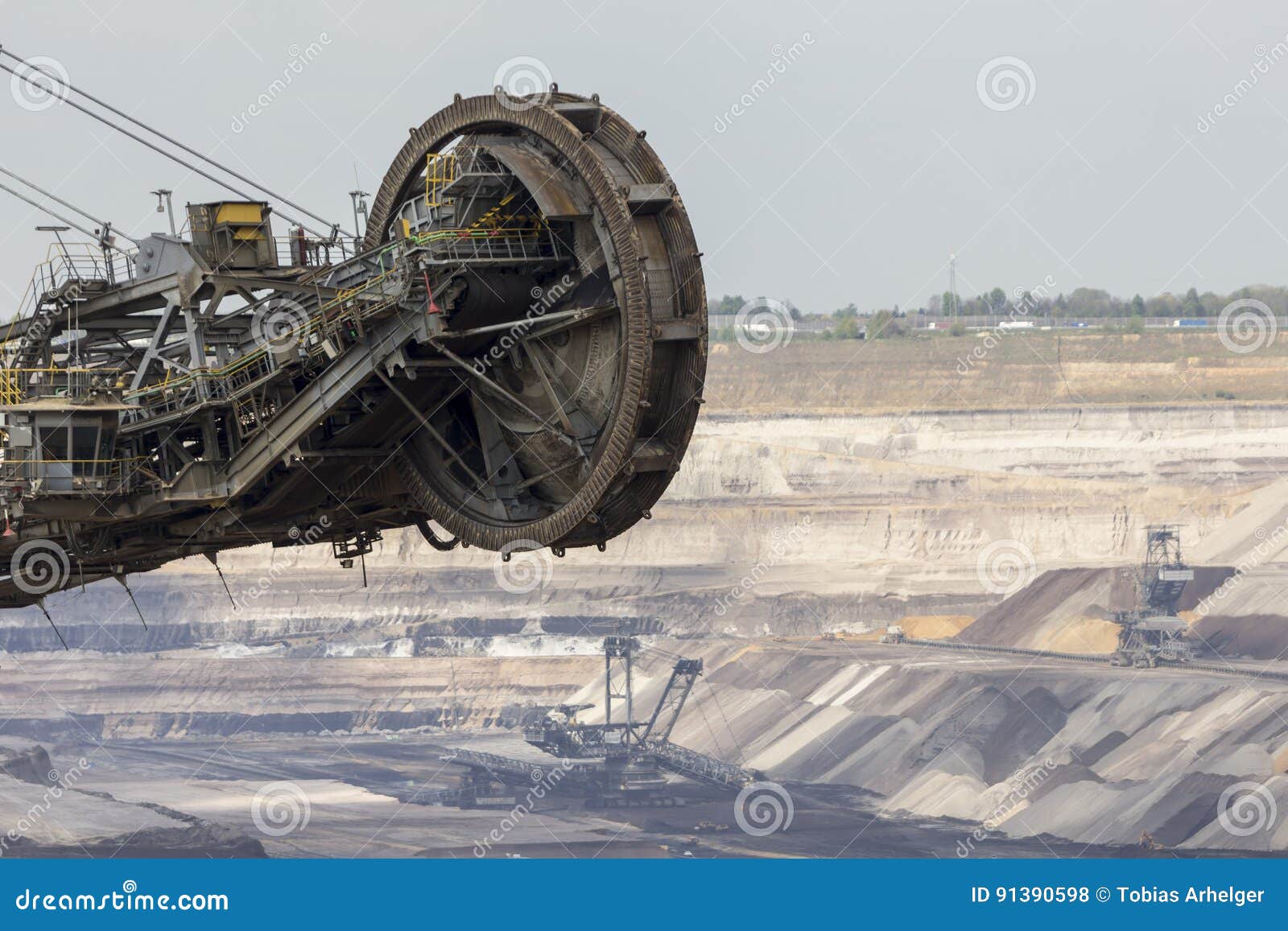 Bucket Wheel Excavator Under Construction Stock Photo - Image of bucket ...