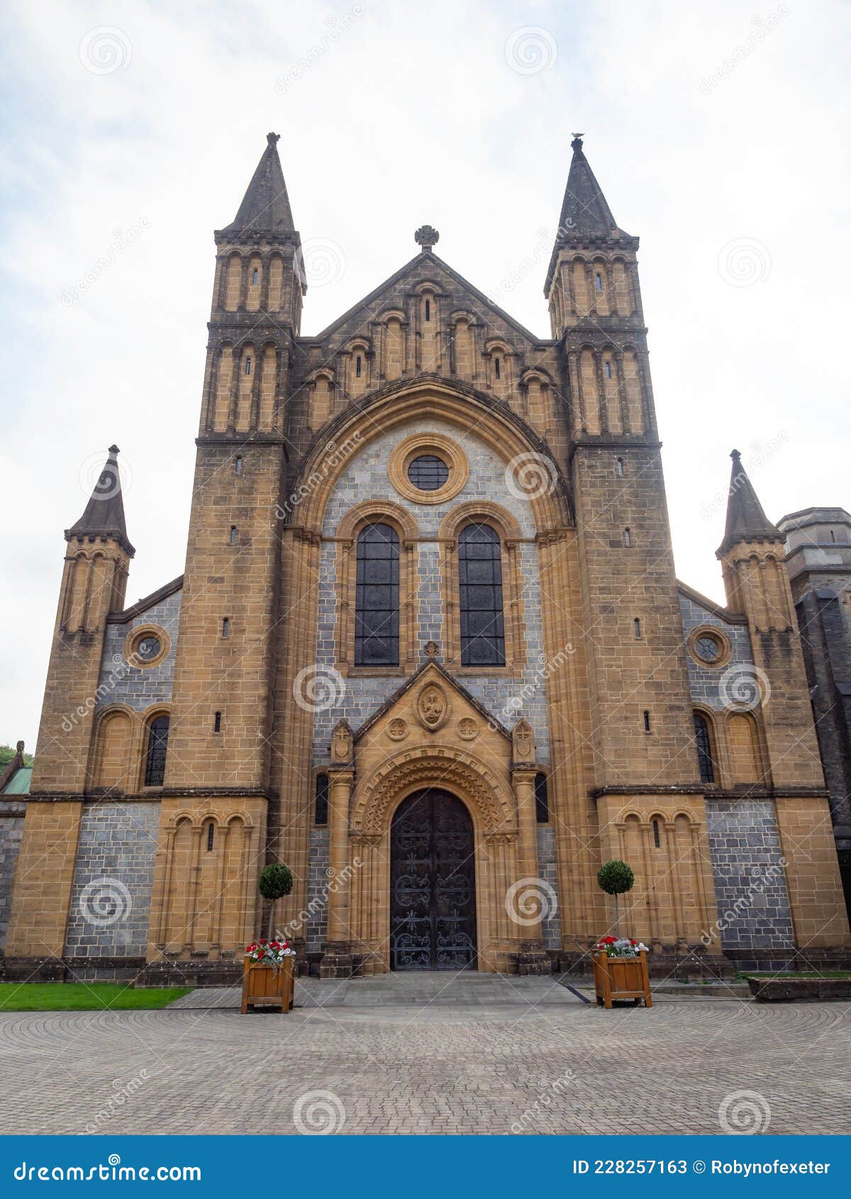 Buckfast Abbey Front Entrance, Buckfastleigh, Devon Editorial Stock ...