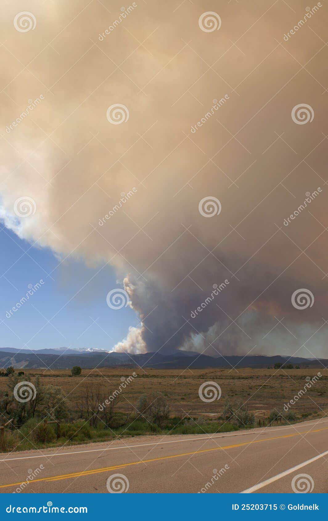 Buckhorn gulch forest fire editorial image. Image of evacuation - 25203715