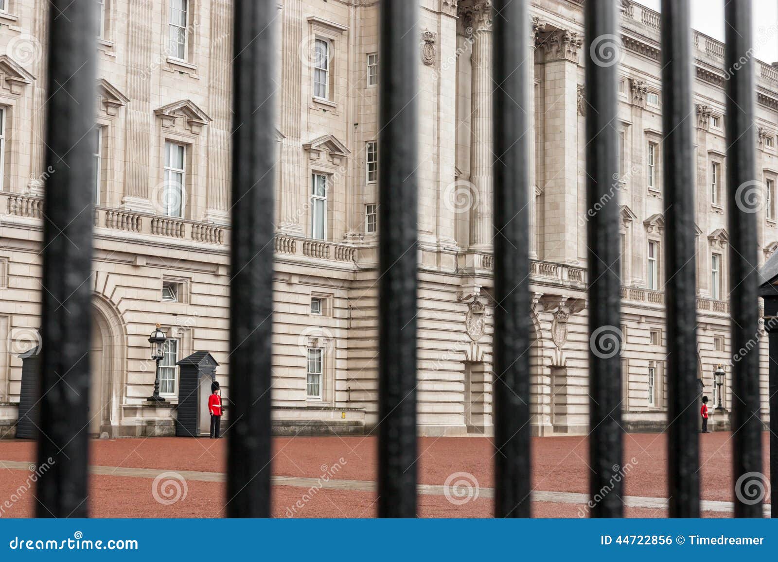 Buckingham palace stock photo. Image of london, guards - 44722856