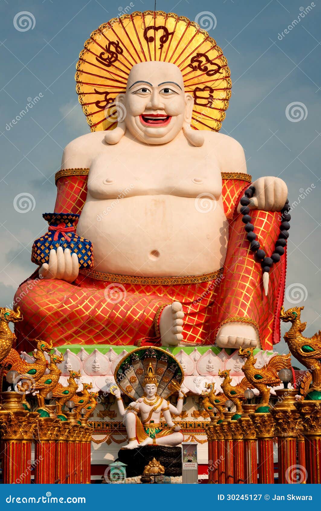 Buda De Risa Gordo Sobre El Cielo Azul Fotografía de archivo libre de ...