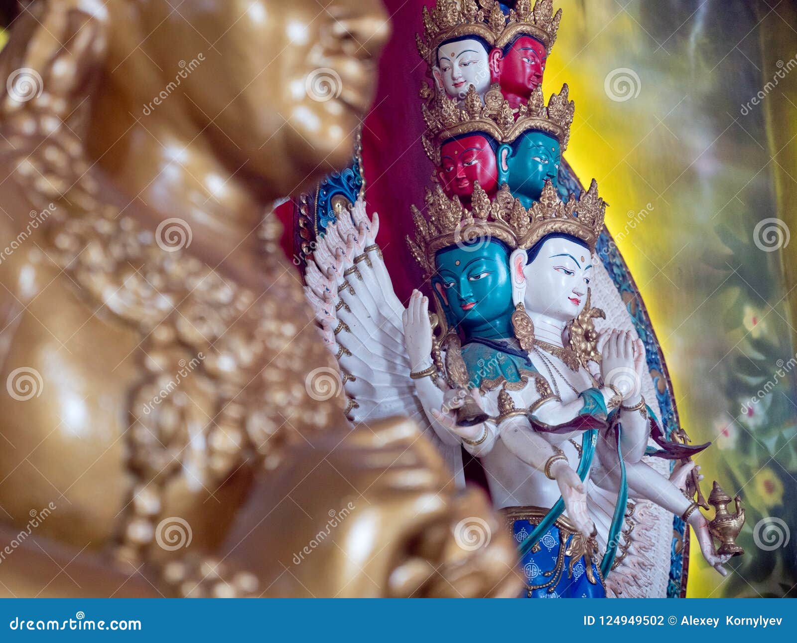 Buda Statue In The Temple Island Of Bali Imagen. Imagen: 124949502