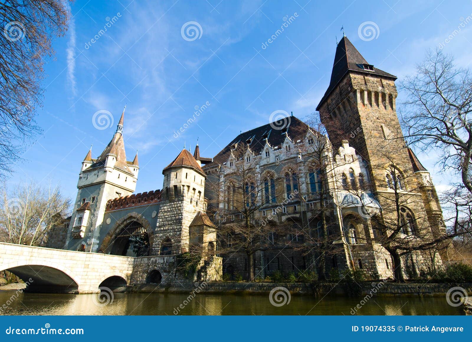 Budapest stock image. Image of palaces, defence, moat - 19074335
