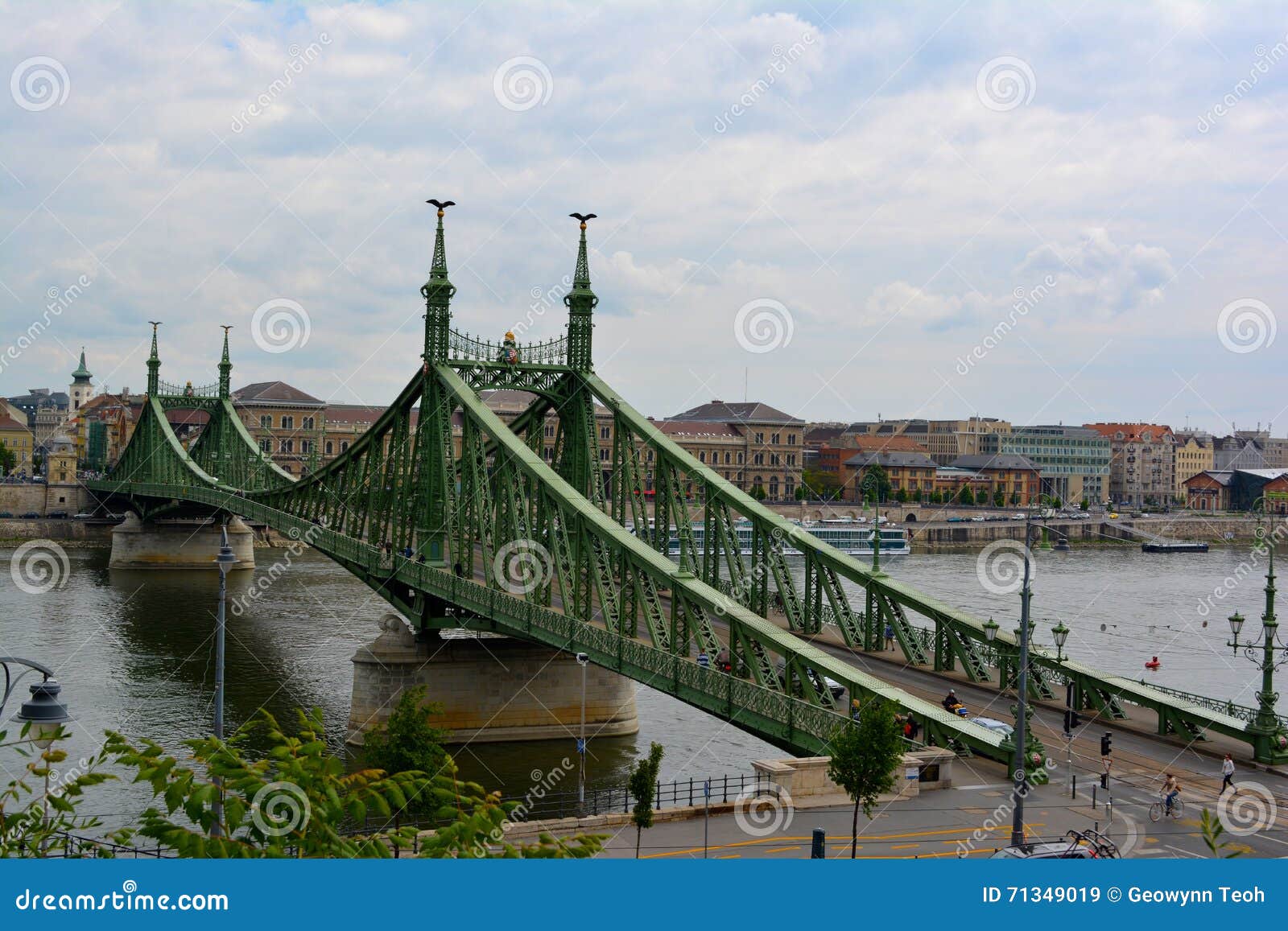 Budapest green bridge editorial stock image. Image of metal - 71349019