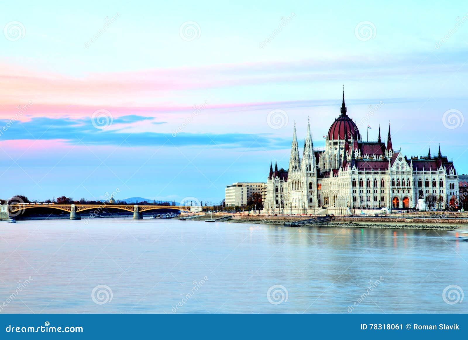 Budapest Parliament at Sunset Stock Image - Image of light, house: 78318061