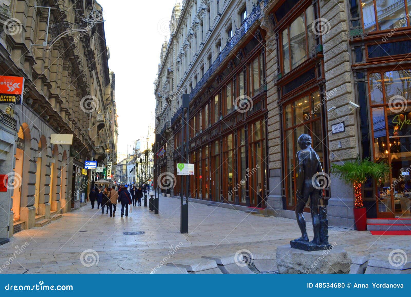Budapest street view editorial image. Image of hungarian - 48534680