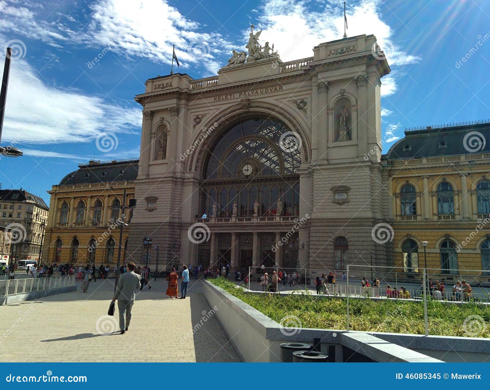 Budapest train station editorial image. Image of transportation - 46085345