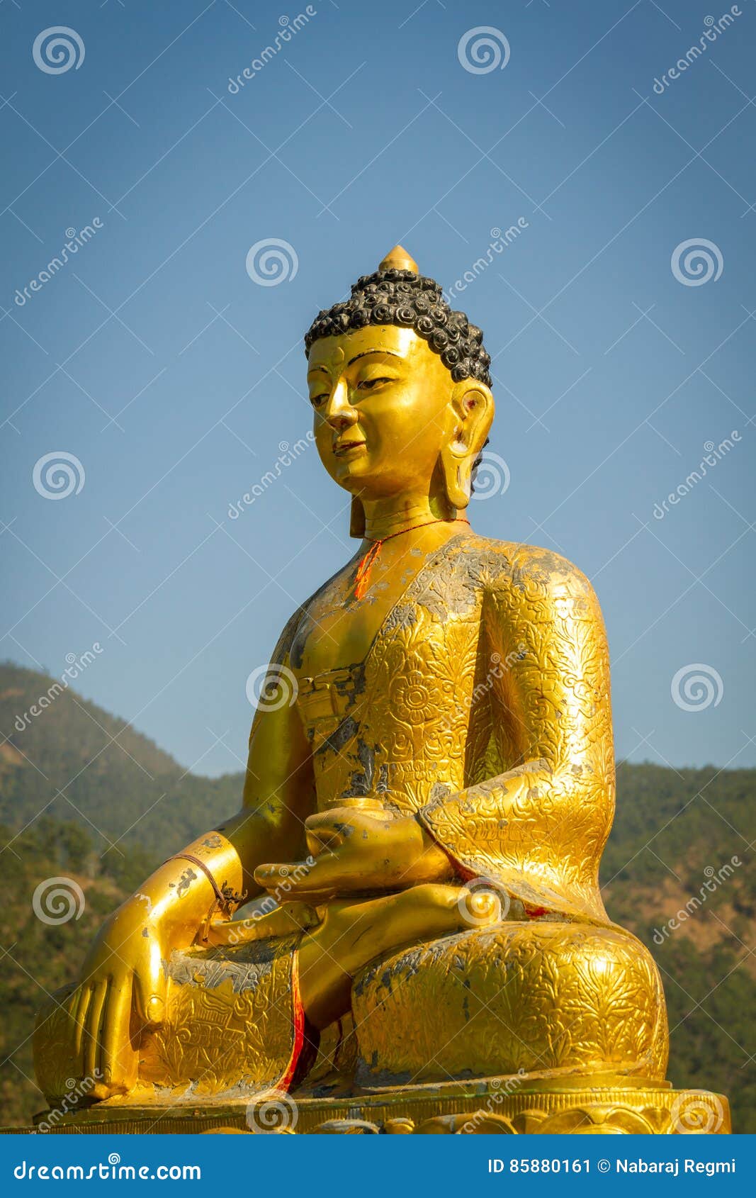 Buddha guld- staty fotografering för bildbyråer. Bild av östligt - 85880161
