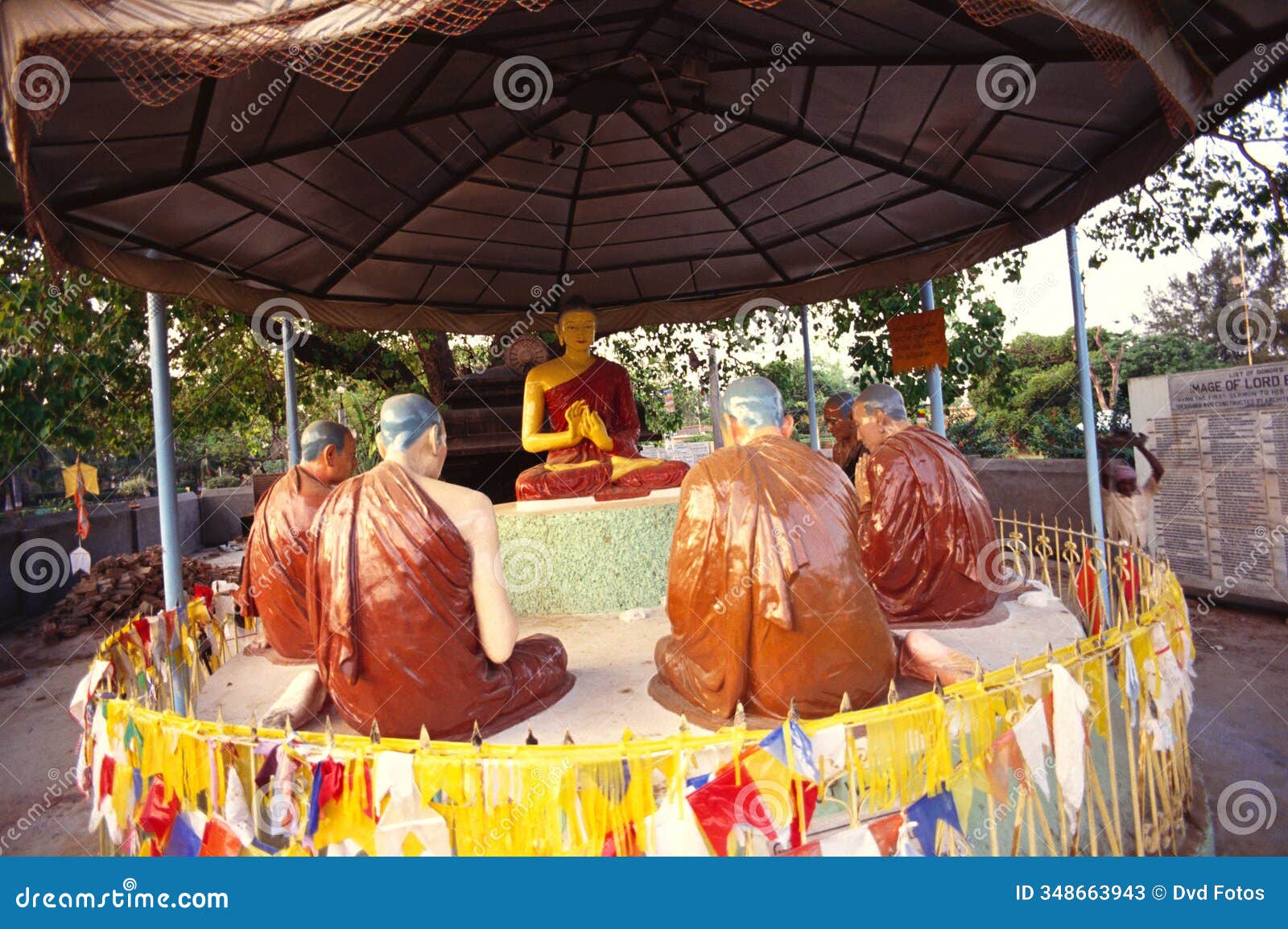 Buddha and His Five Disciples Varanasi Uttar Pradesh India Editorial ...