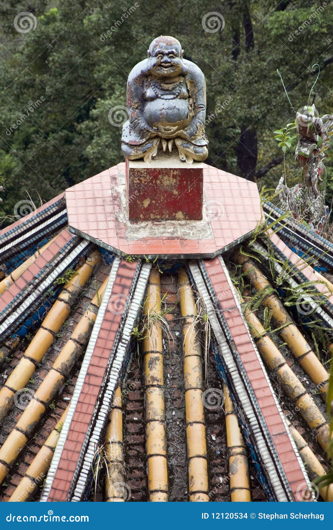 Buddha on a Roof, Taiwan stock photo. Image of cyuanhua - 12120534