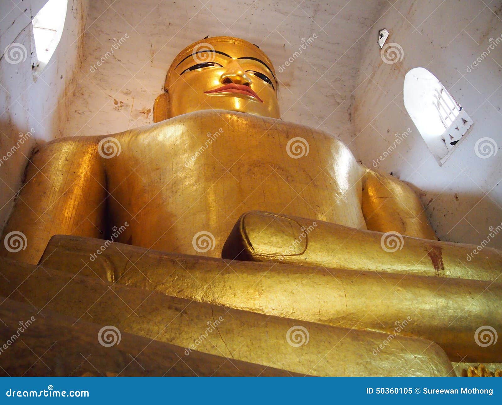 Statue Of Golden Singha Or Lion Guardian Stock Image | CartoonDealer ...
