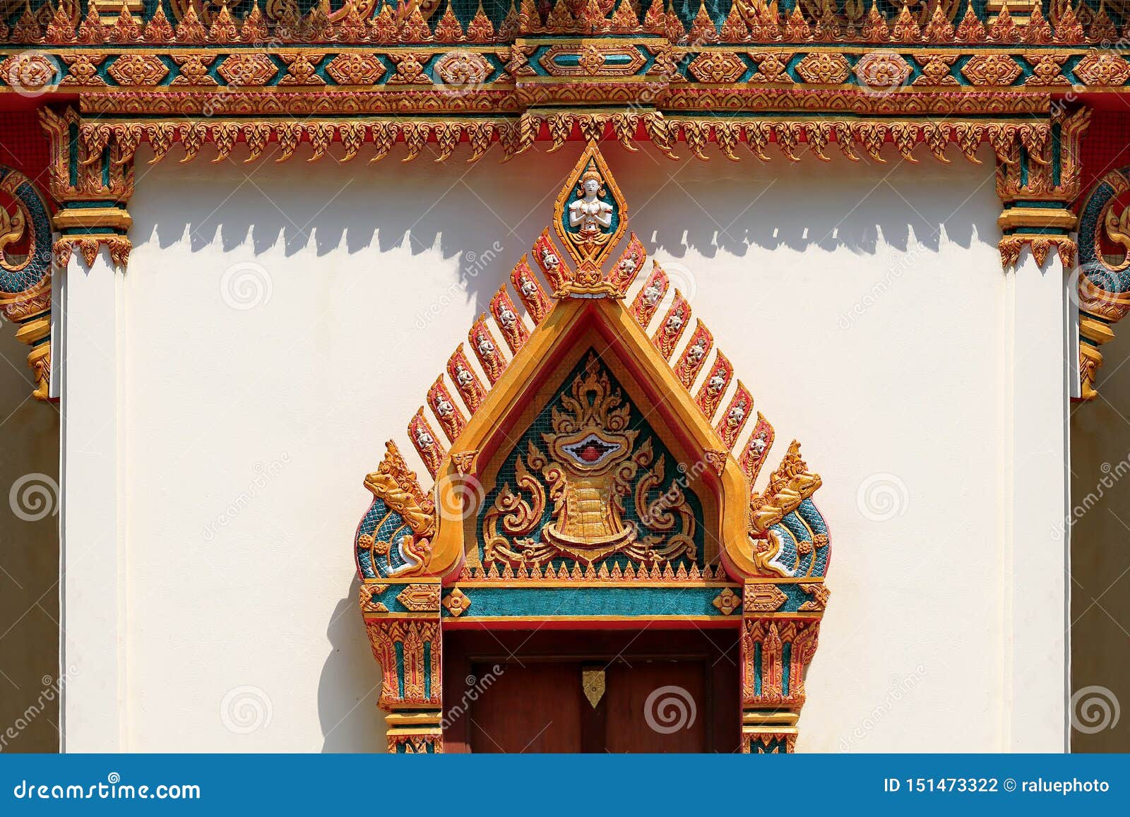 Buddha Statues and Patterns for Decorating the Stupa with Roofs in Thai ...
