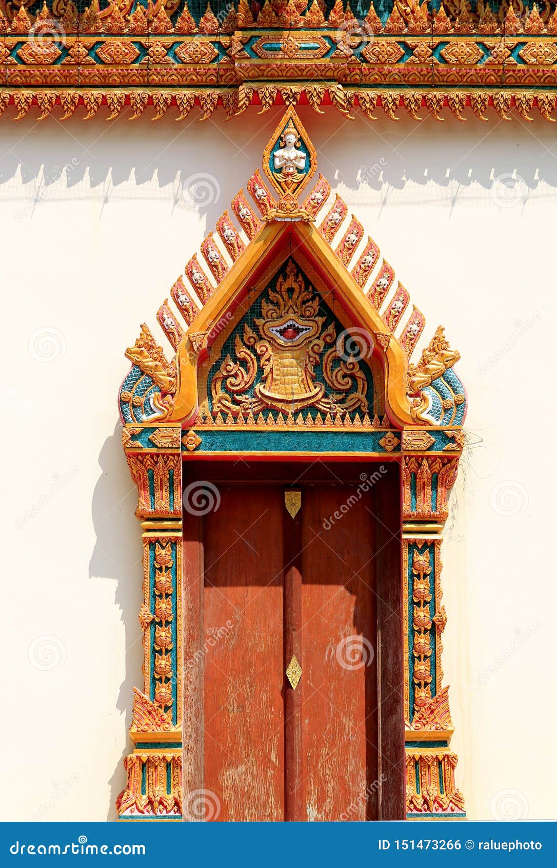 Buddha Statues and Patterns for Decorating the Stupa with Roofs in Thai ...