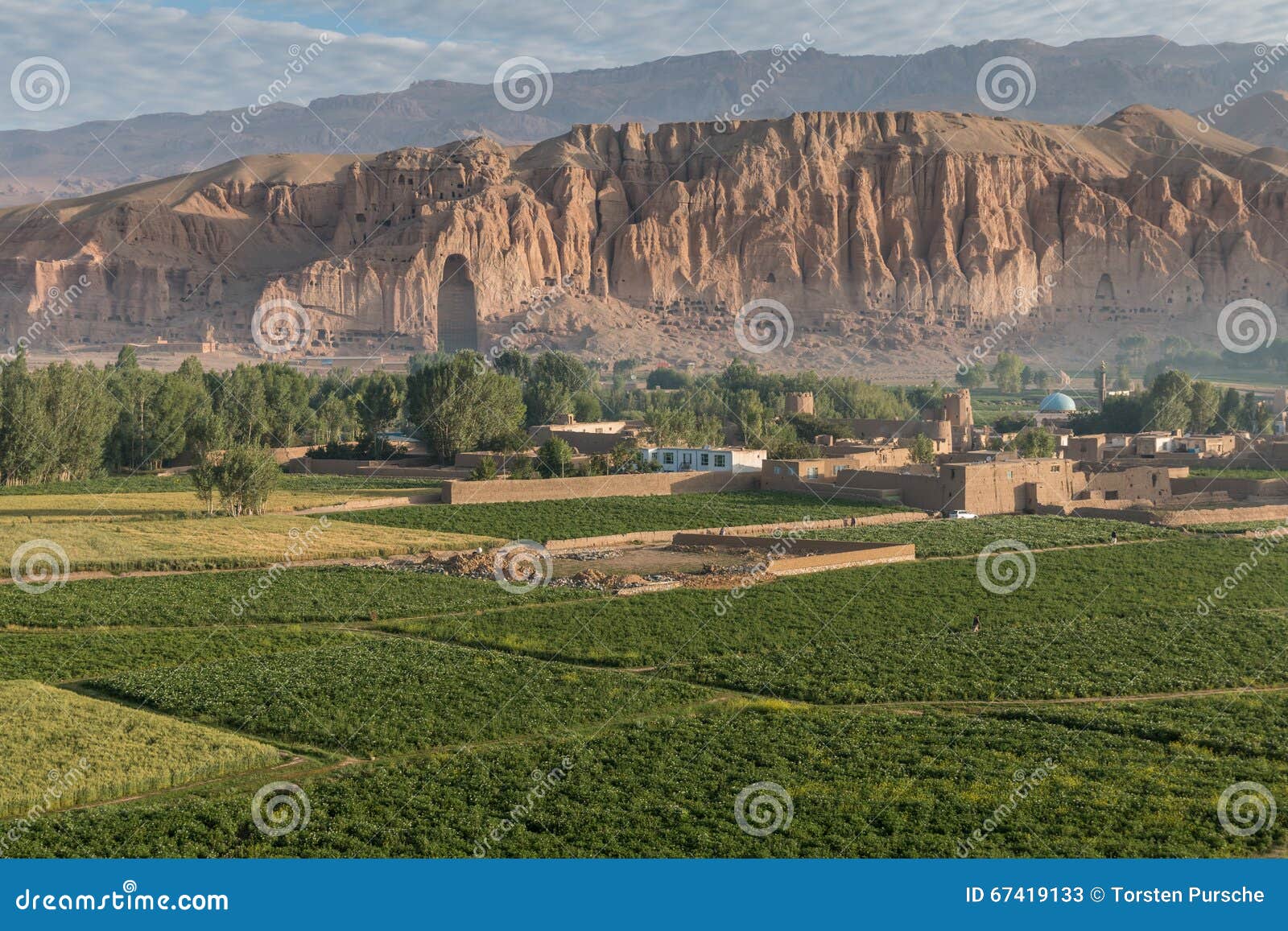 The Buddhas of Bamiyan editorial stock photo. Image of afghan - 67419133