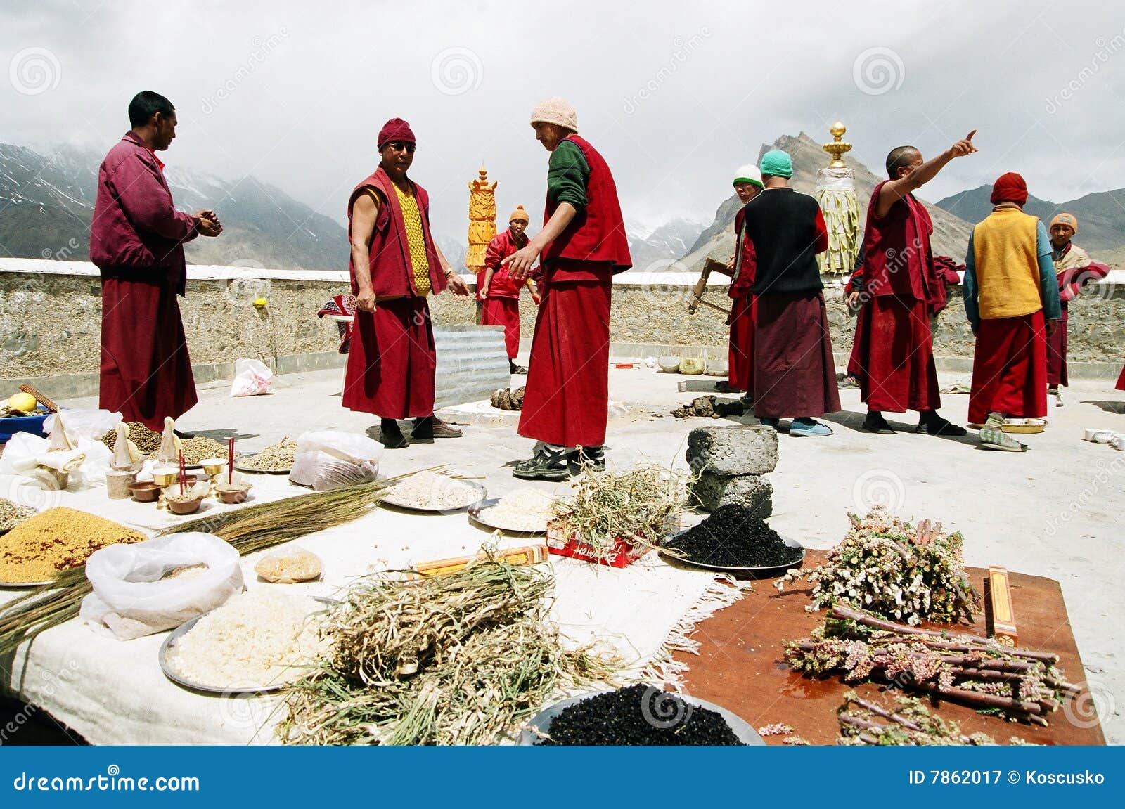 Buddhist ceremony editorial photography. Image of faith - 7862017