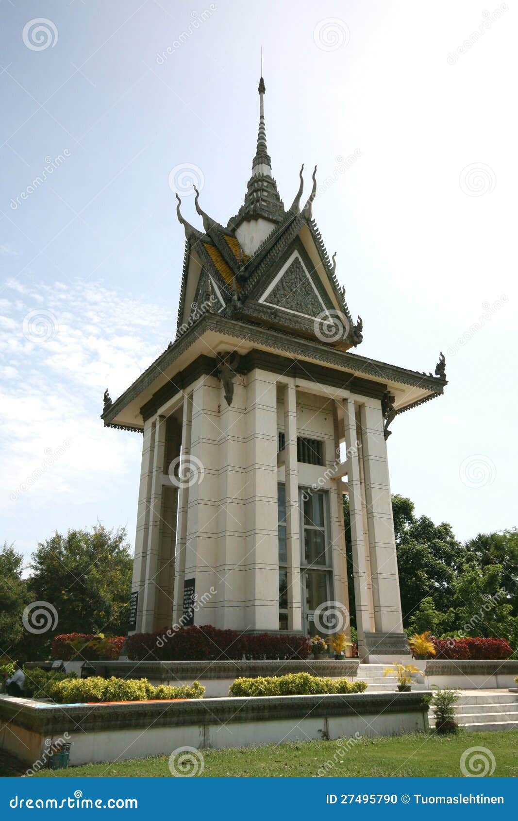 Buddhist memorial stupa stock photo. Image of destination - 27495790