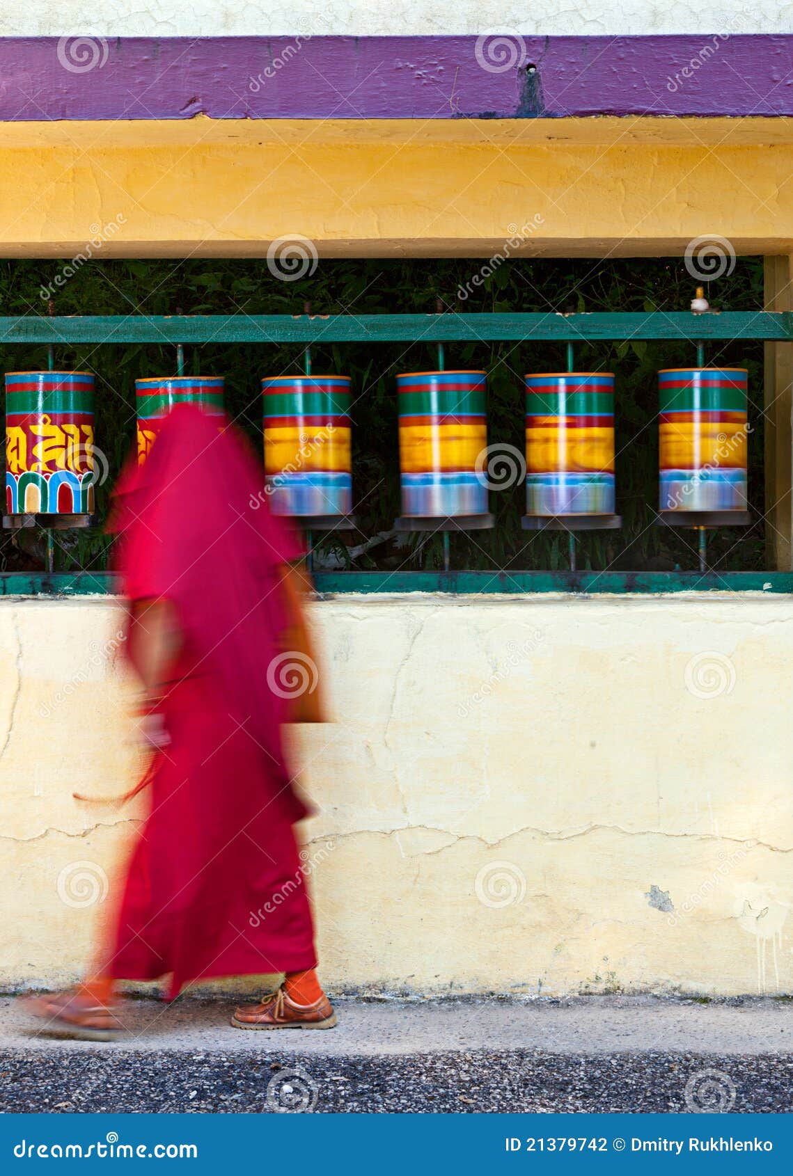 Rotating Wheels Of Chewing Gum Vending Machine Stock Image ...