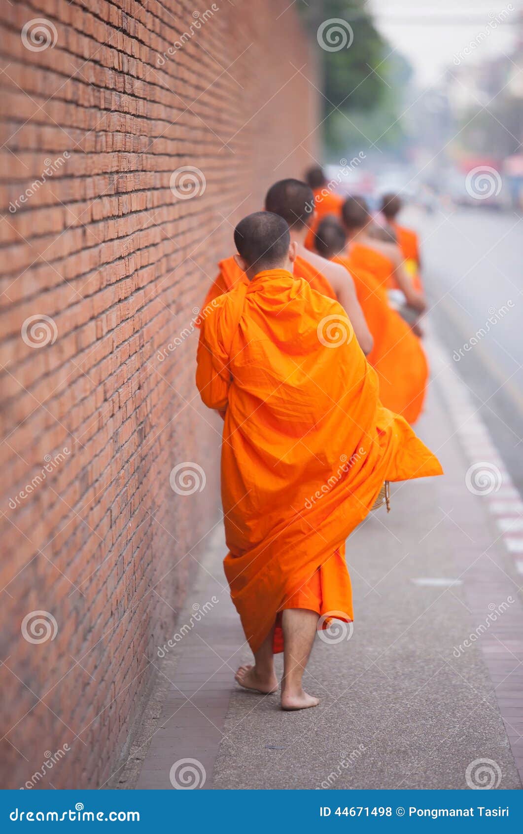 Monks Walking On The 2 Km Long Path With Ancient Tombs In The Okunoin ...