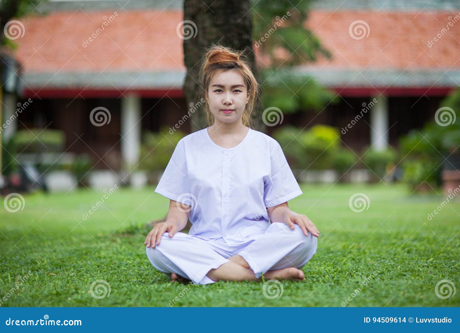 Buddhist Nuns Meditation on the Temple of Thailand Stock Photo - Image ...