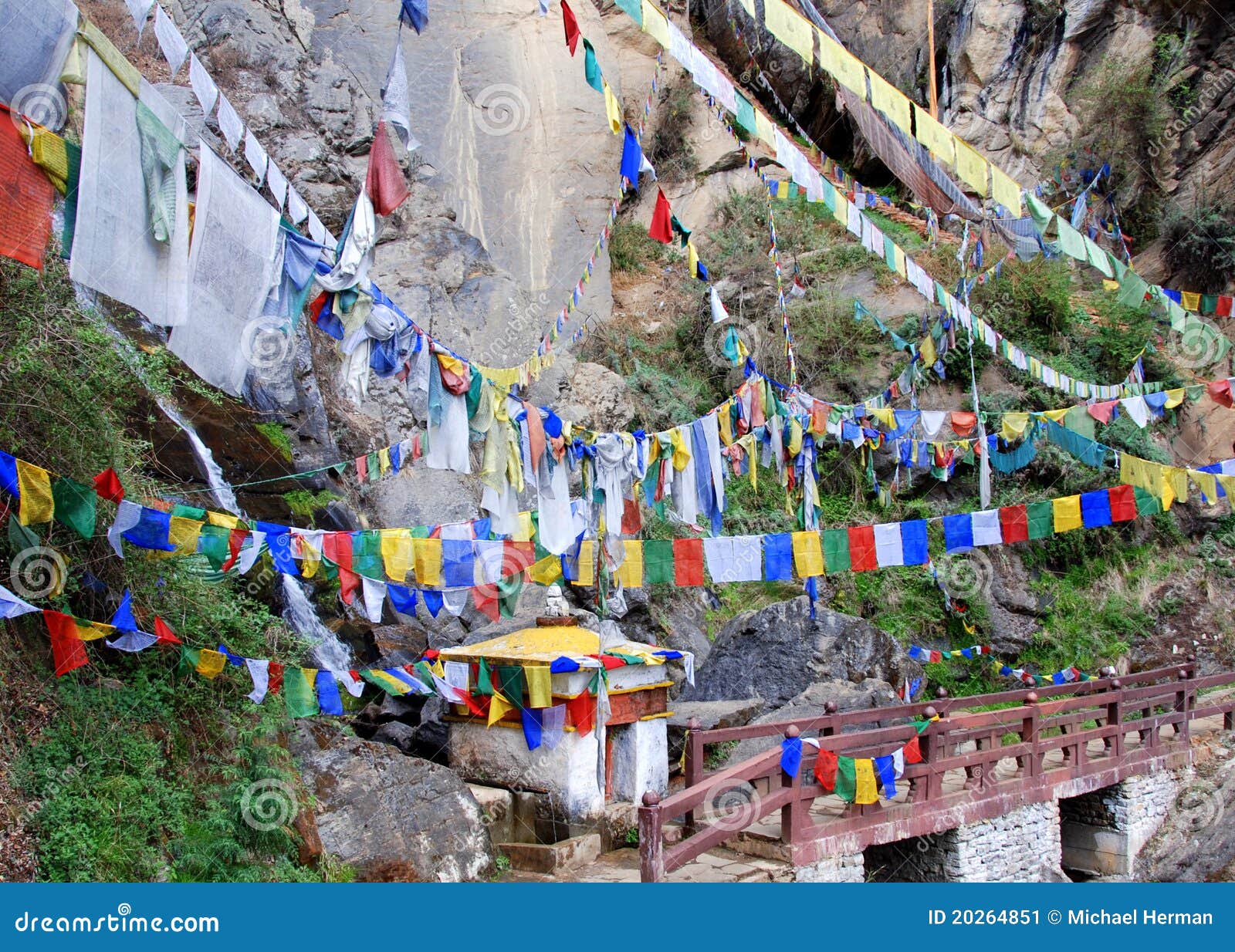 Buddhist prayer flags stock image. Image of yellow, colour - 20264851