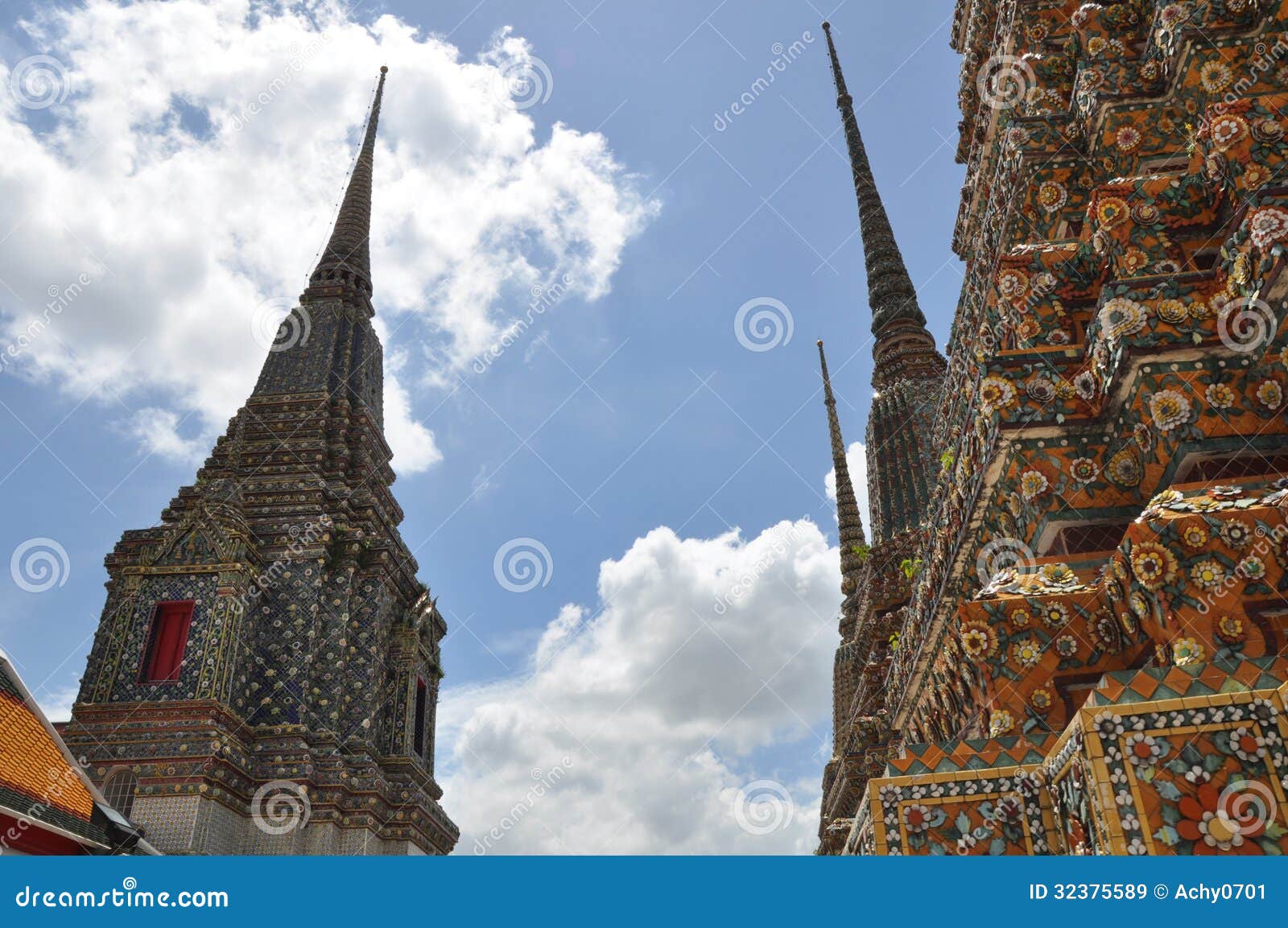 Buddhist relics tower stock image. Image of block, faith - 32375589