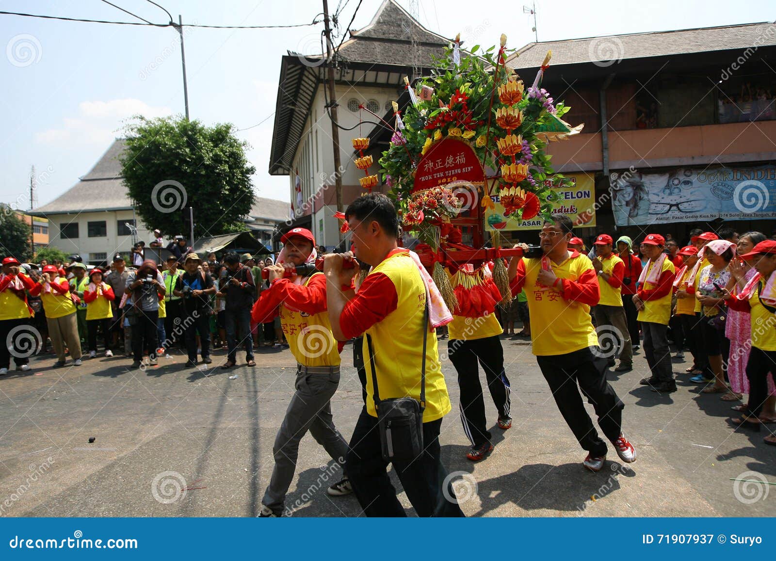 Buddhist ritual editorial photography. Image of city - 71907937