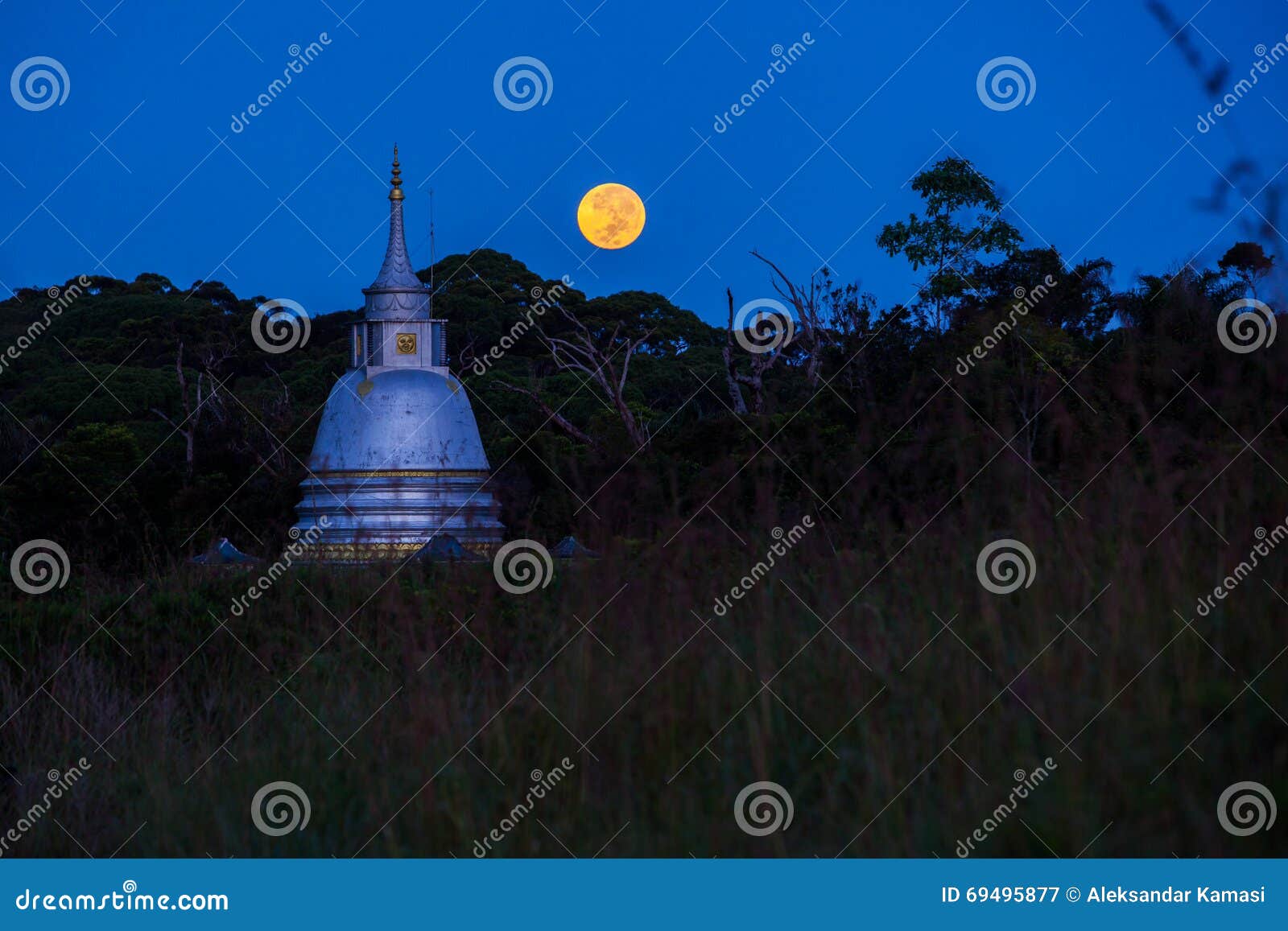 Buddhist Temple and Full Moon Stock Image - Image of buddhism, moon ...