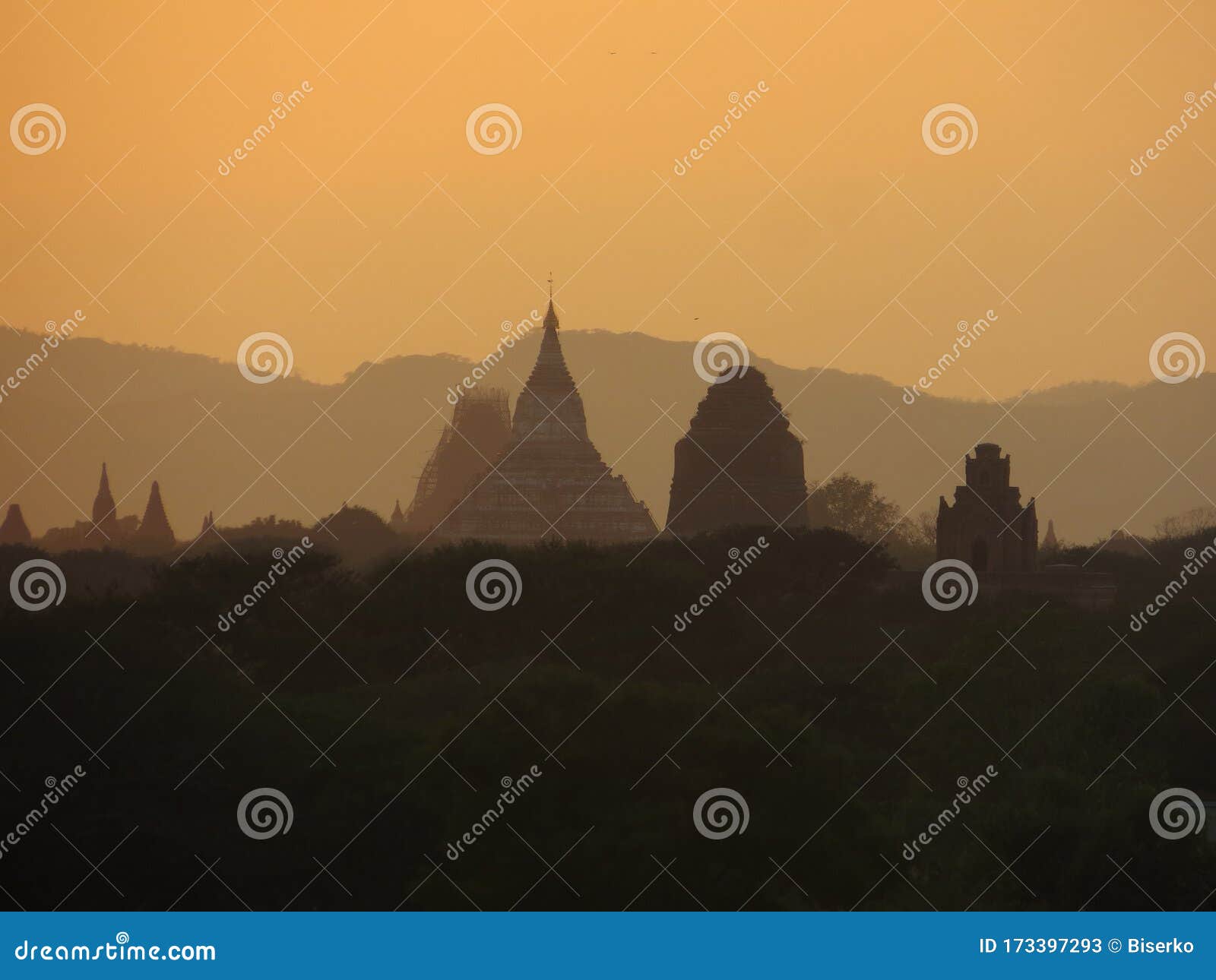 Buddhist Temple in the Sunset Stock Image - Image of shwedagon, horizon ...