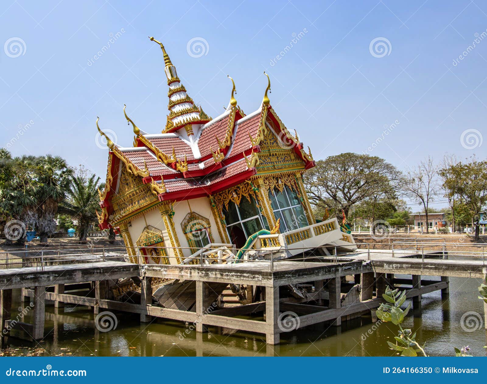 Buddhist Temple Wat Khao Saphan Park Editorial Image - Image of fall ...