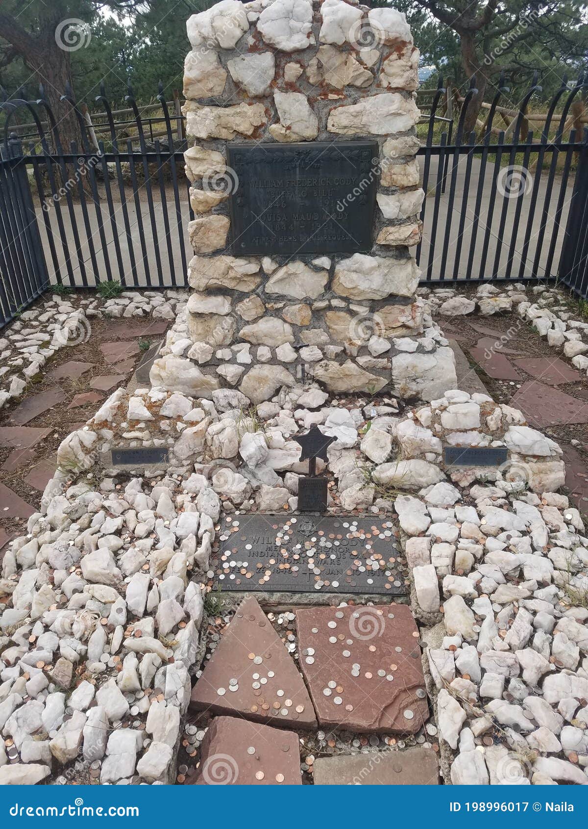 Buffalo Bill Gravesite editorial photography. Image of wood - 198996017