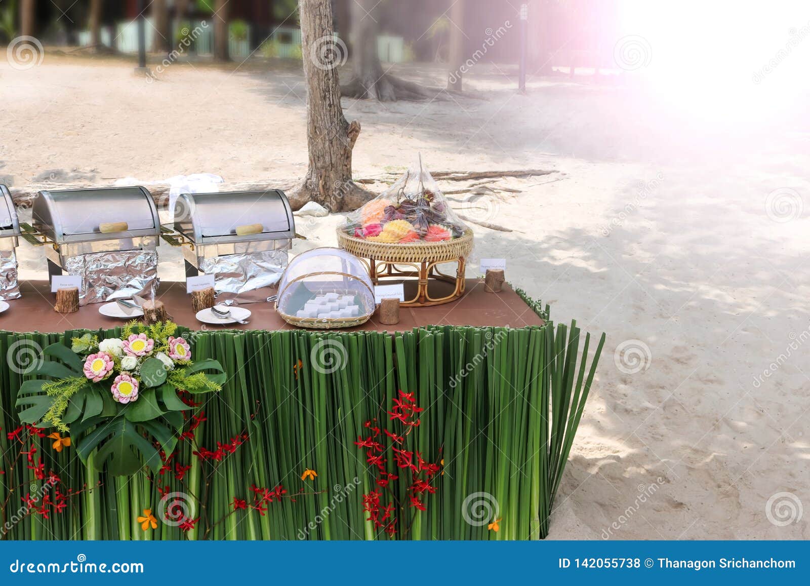 Buffet on the Beach , Line Set Up for Lunch at Tropical Stock Photo ...