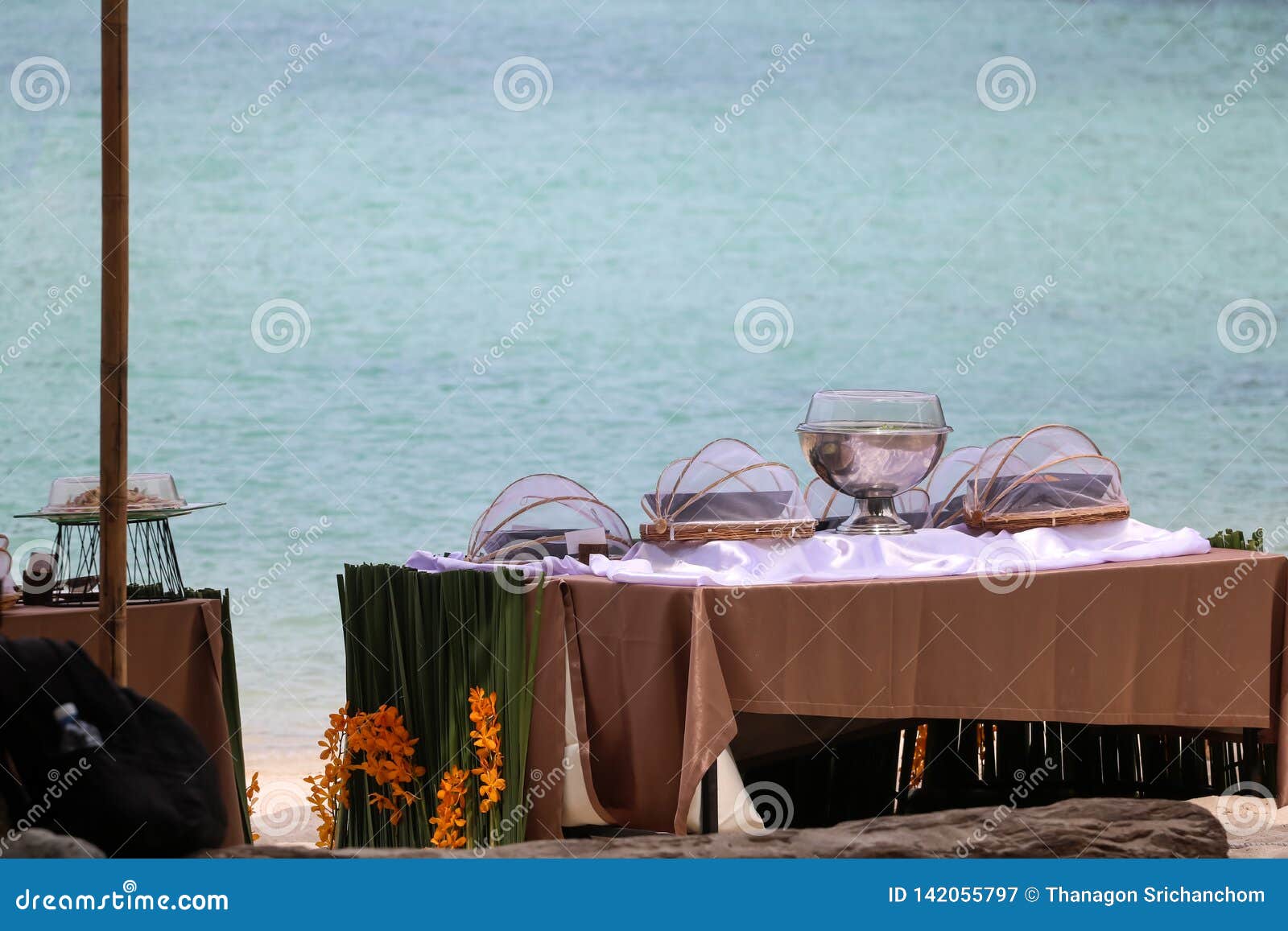 Buffet on the Beach , Line Set Up for Lunch at Tropical Stock Image ...